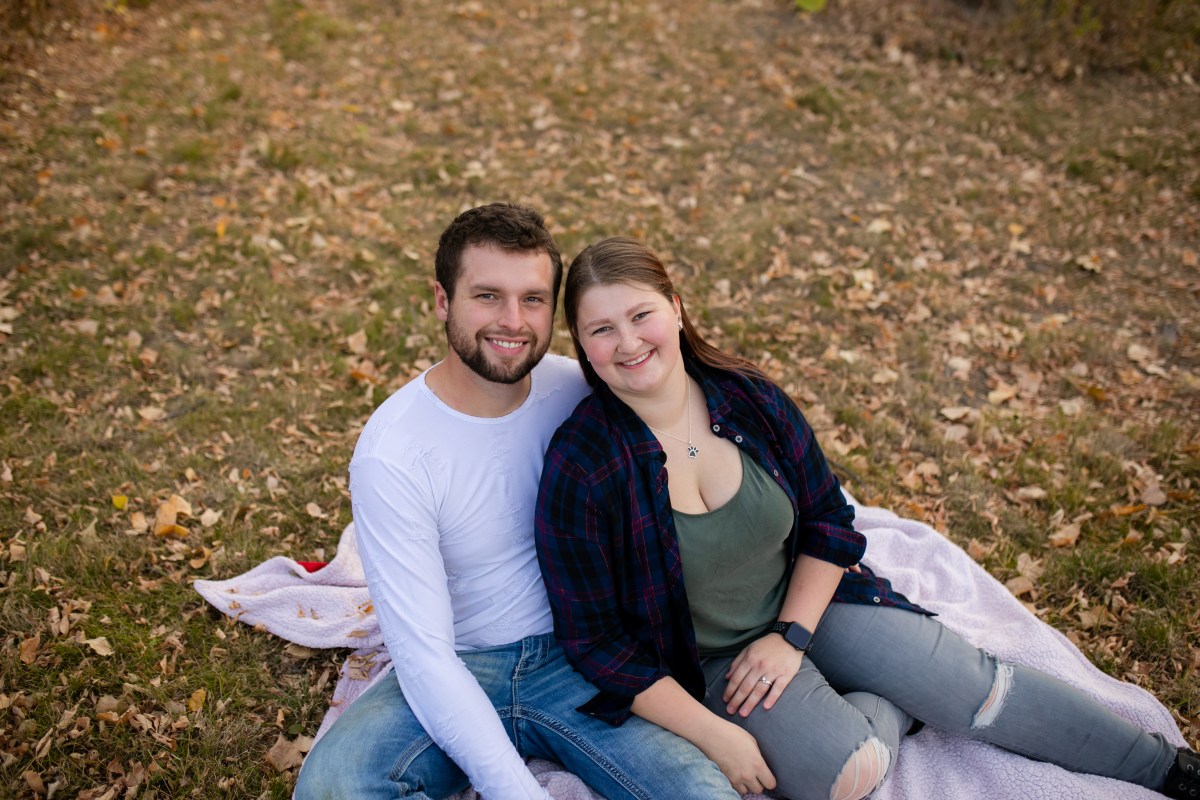 Nicole + Christian | Engagement – Lindsey Bini Photography | Minot, ND ...